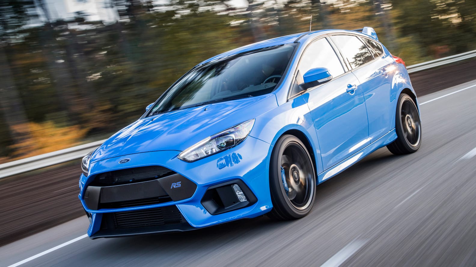 We rode shotgun in the new 345bhp Ford Focus RS. Yes, it drifts | Top Gear