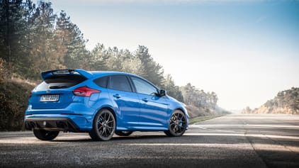 We rode shotgun in the new 345bhp Ford Focus RS. Yes, it drifts | Top Gear