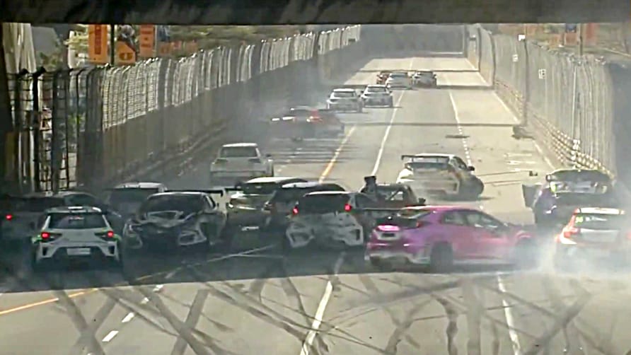 Video: this touring car pile-up is the biggest crash you’ll see today ...