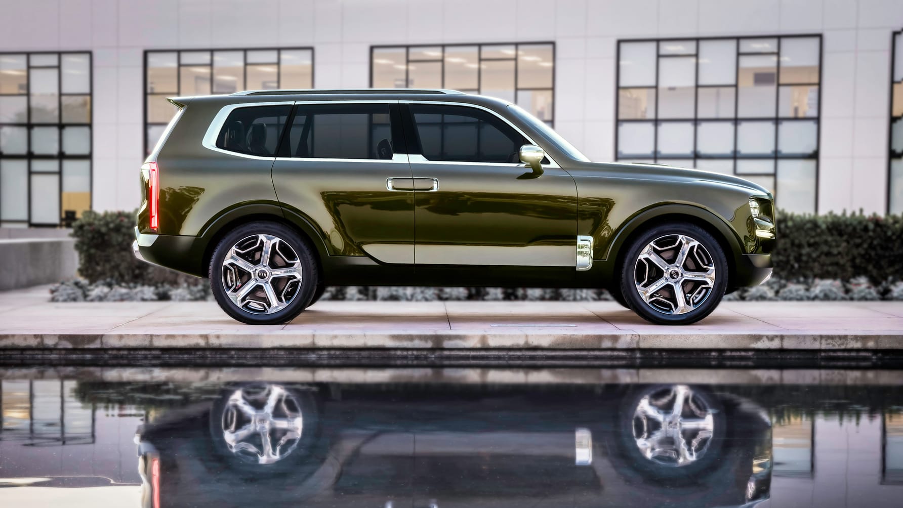 Kia unveils hybrid and concept SUVs at Detroit | Top Gear