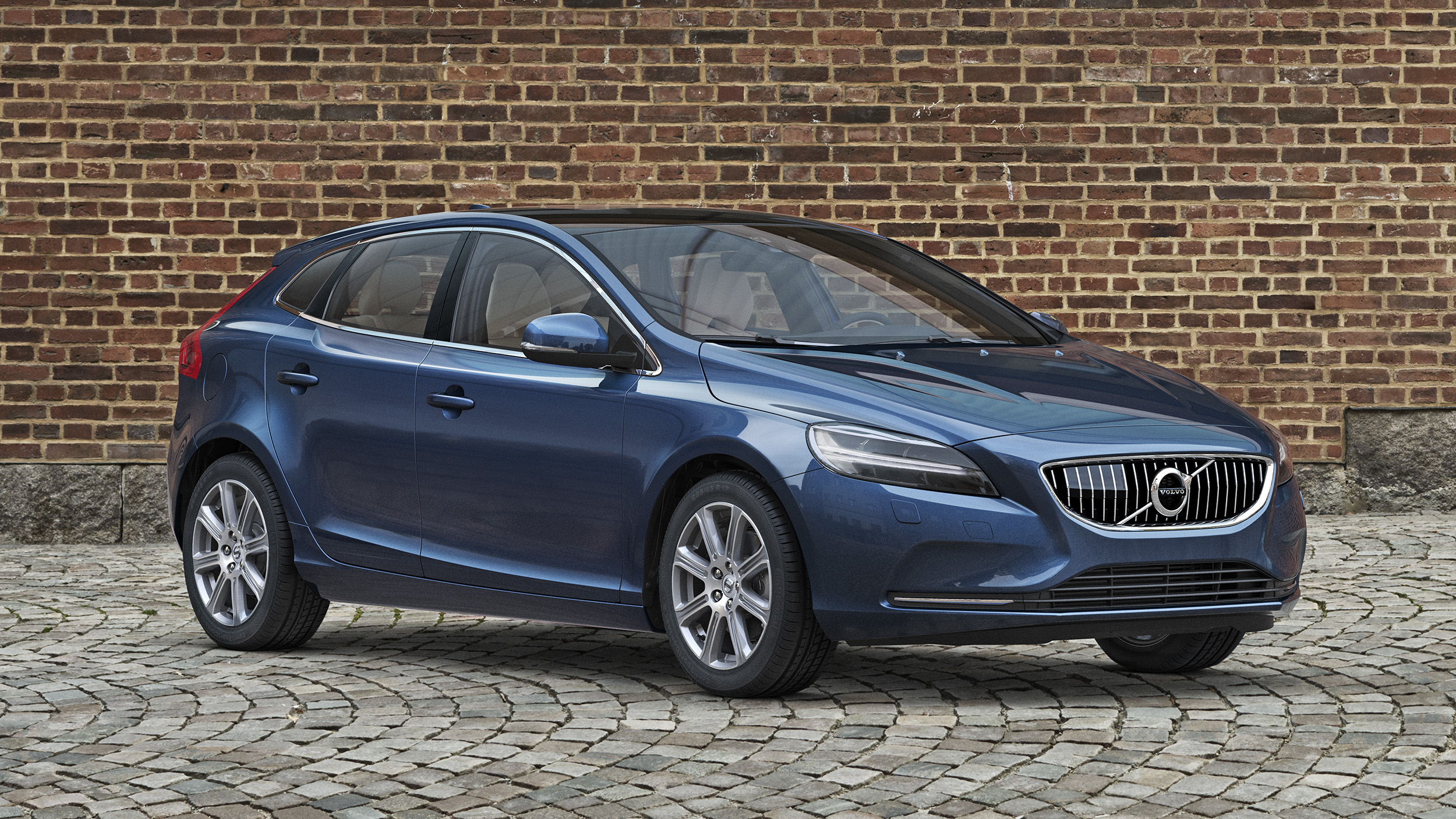 The Volvo V40, now with added Thor | Top Gear