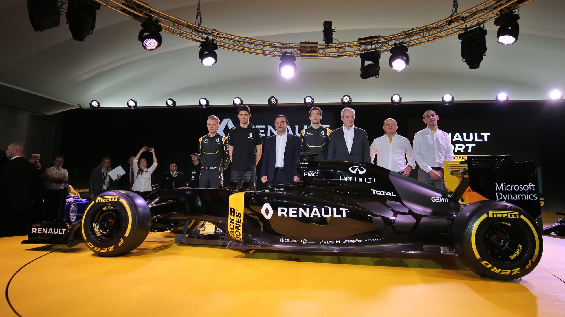 Renault: F1 title will take five years | Top Gear