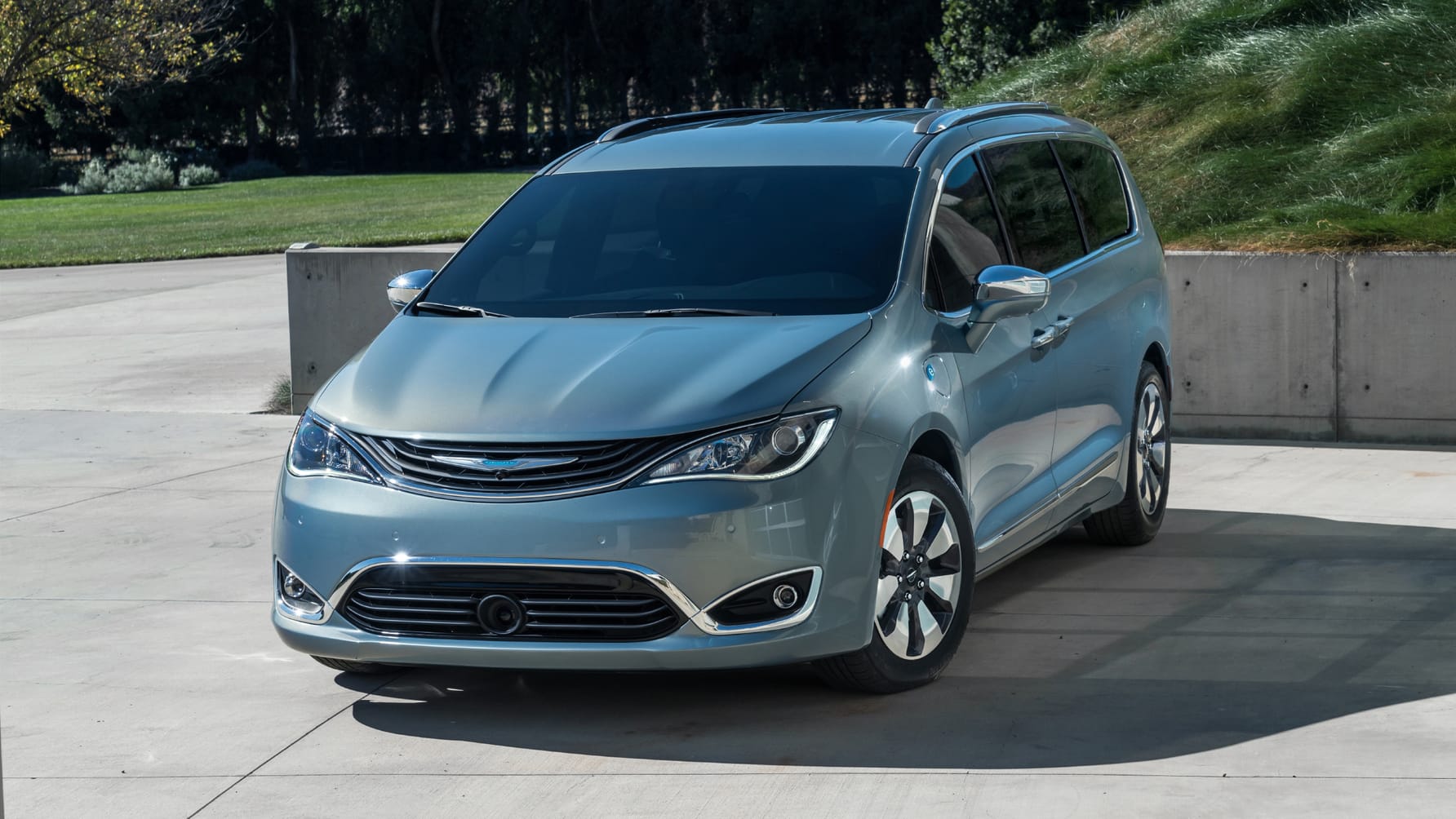 Google teams up with Chrysler to build self-driving minivan | Top Gear