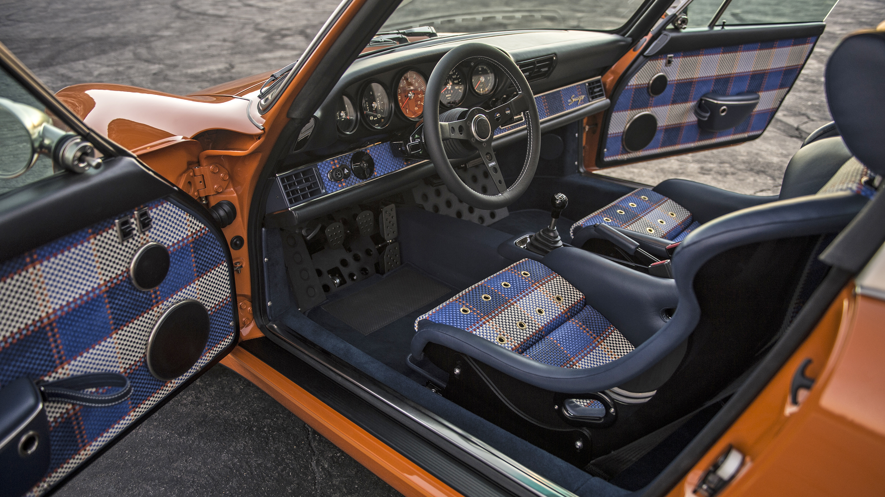 Singer 911 Interior