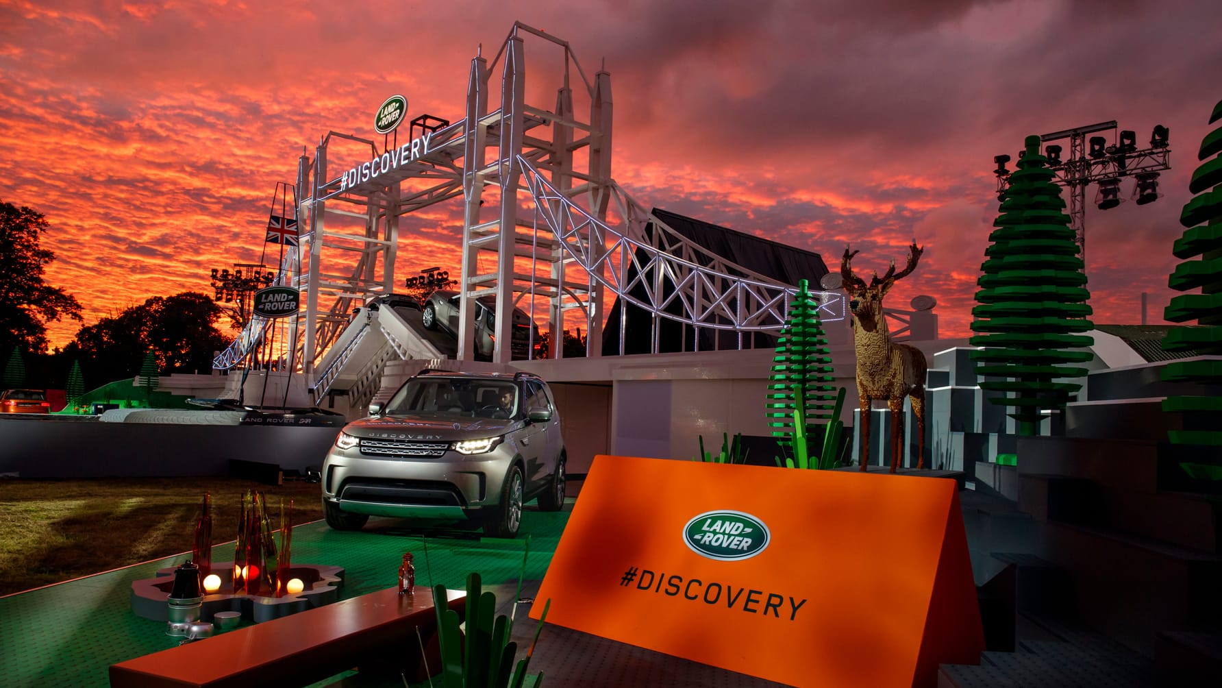 Land Rover breaks World Record with giant Lego Tower Bridge | Top Gear