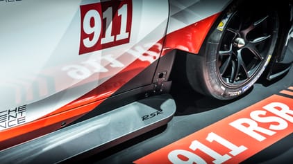 This RSR is a mid-engined Porsche 911 | Top Gear