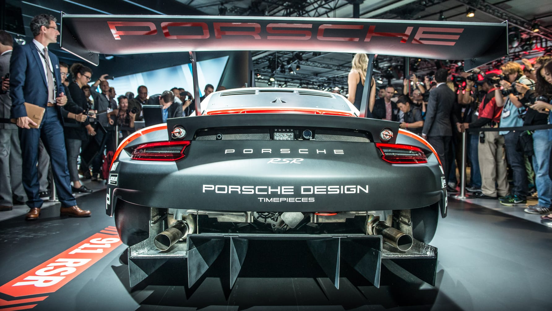 This RSR is a mid-engined Porsche 911 | Top Gear