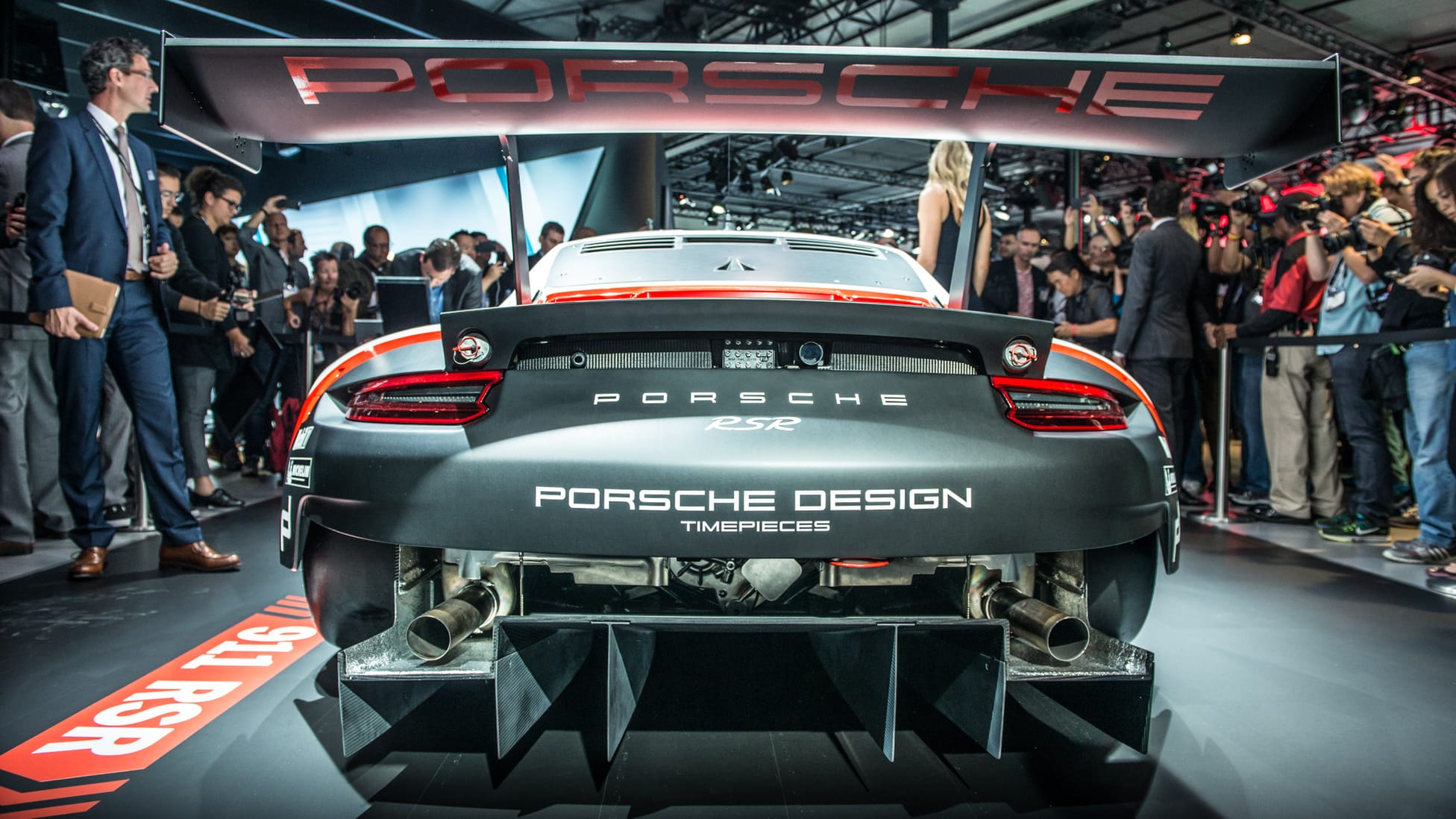 This RSR is a mid-engined Porsche 911 | Top Gear