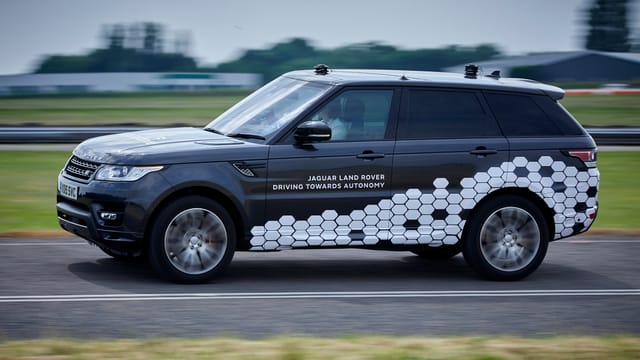 This Range Rover can drive itself through a city | Top Gear