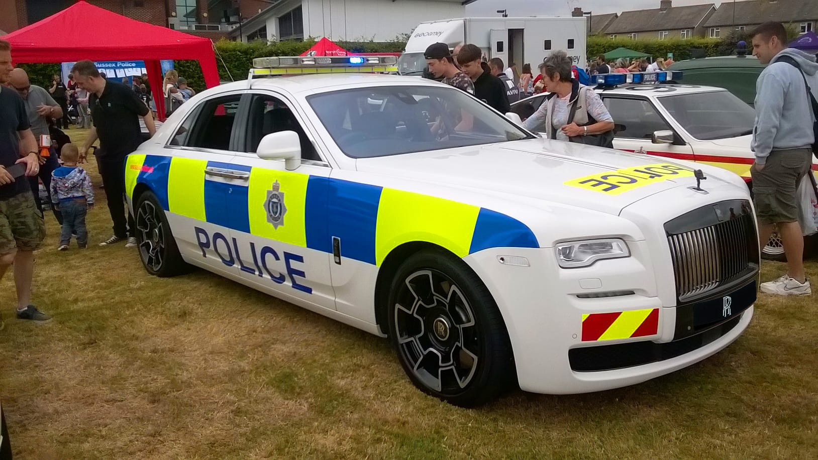 Look at this Rolls-Royce Ghost police car | Top Gear