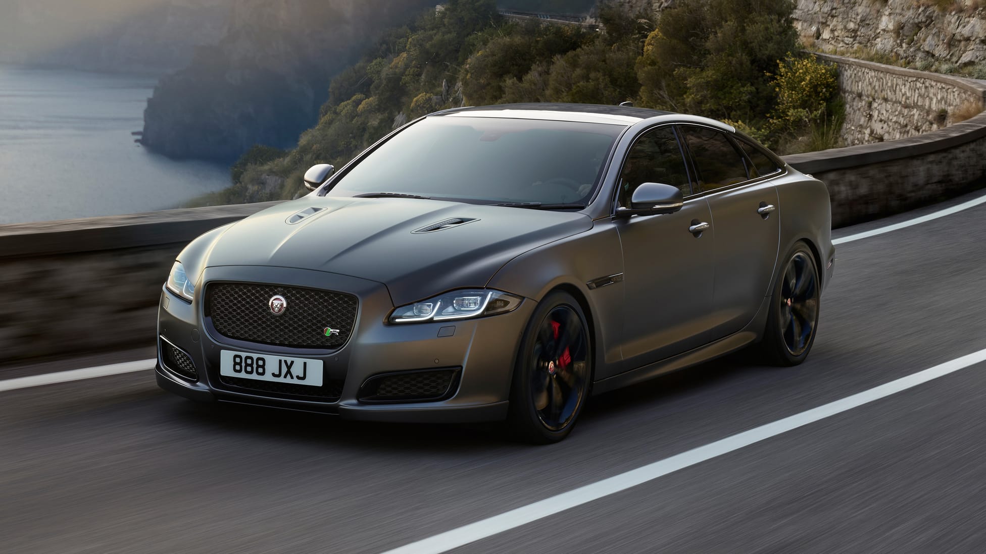 Behold the fastest and most powerful Jaguar XJ: the XJR575 | Top Gear