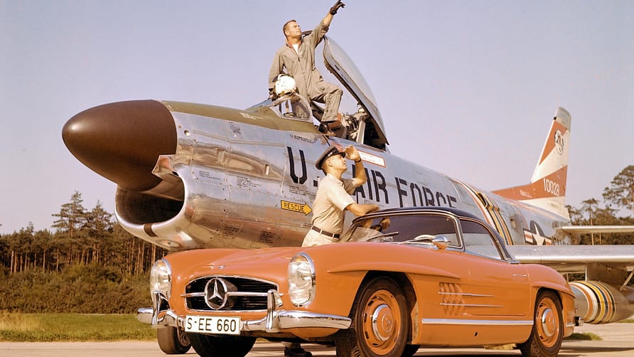 Photo of the day: Mercedes SL meets fighter jet | Top Gear