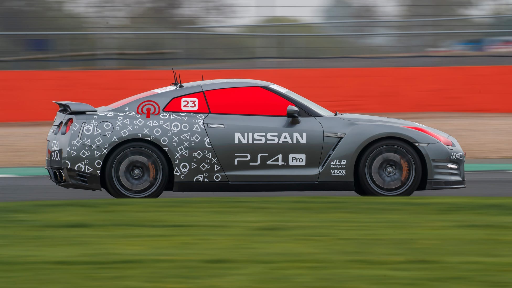Nissan has built a radio-controlled life-size GT-R... | Top Gear