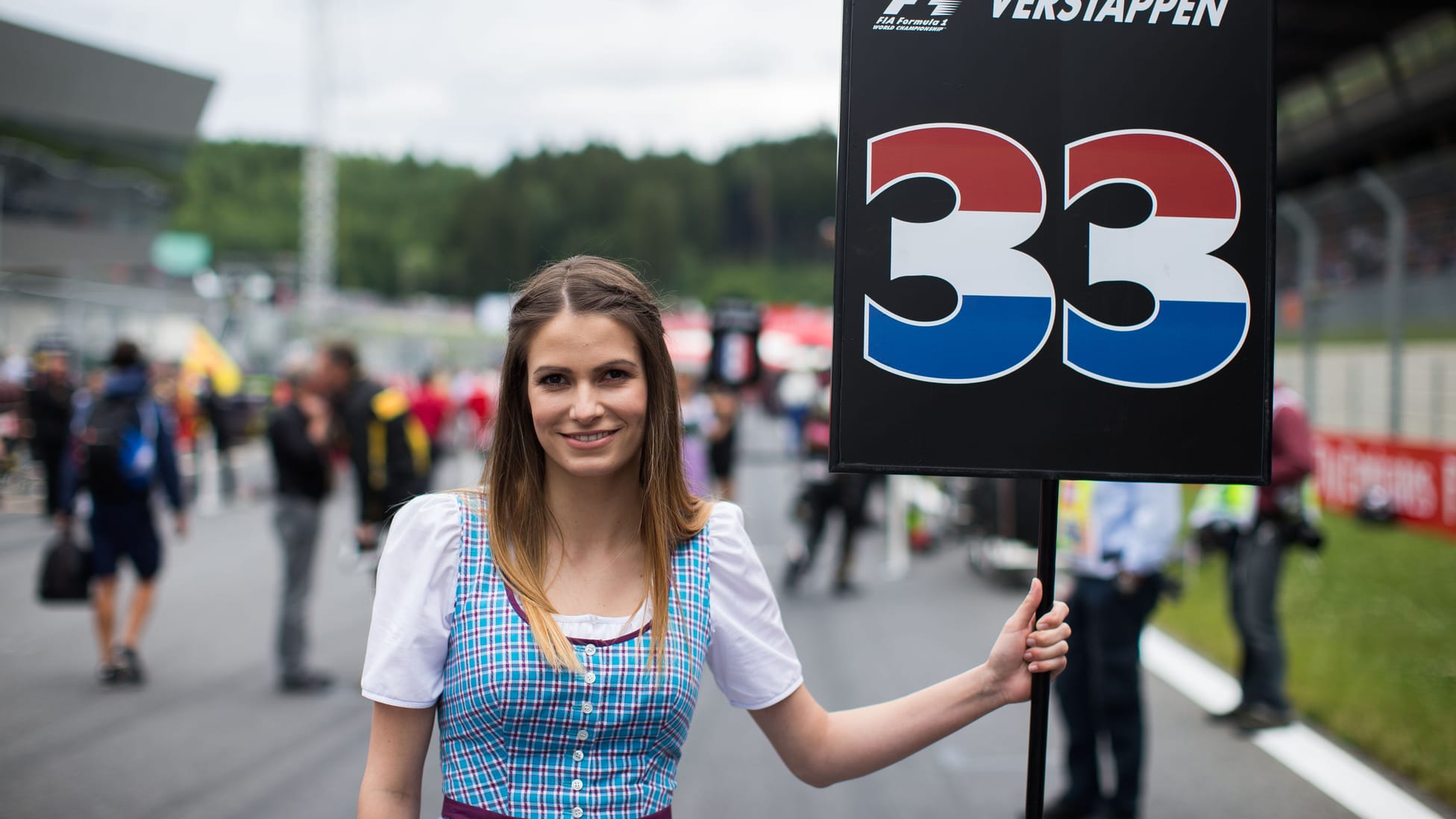 Formula 1 to stop using ‘grid girls’ this year | Top Gear
