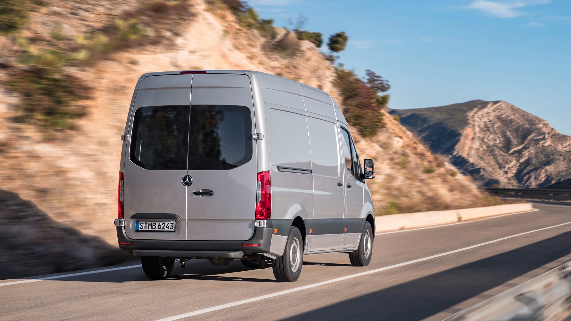 Mercedes has launched 1,700 new Sprinters | Top Gear