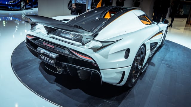 Koenigsegg on top speed record: ‘we could have gone faster’ | Top Gear
