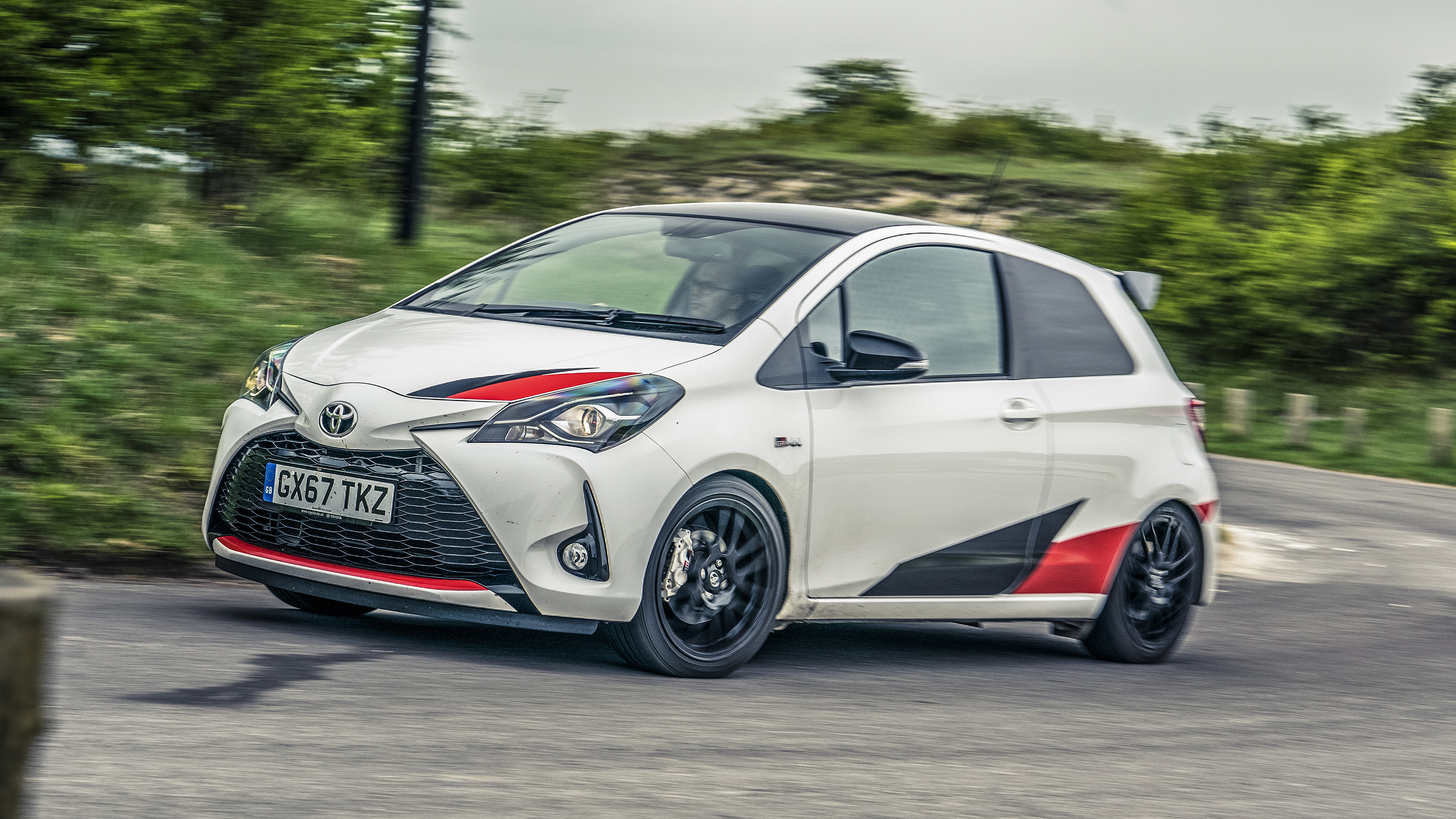 Toyota Yaris GRMN vs Peugeot Sport 208 GTI | Top Gear