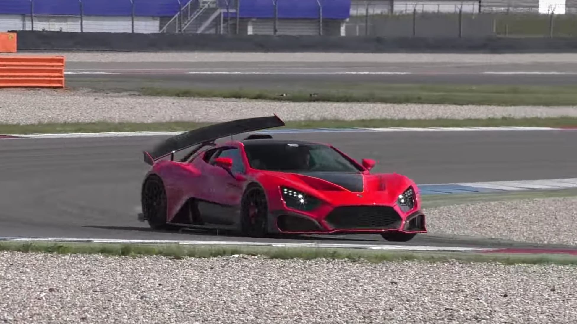 Watch the Zenvo TSR-S’s wing do silly things | Top Gear