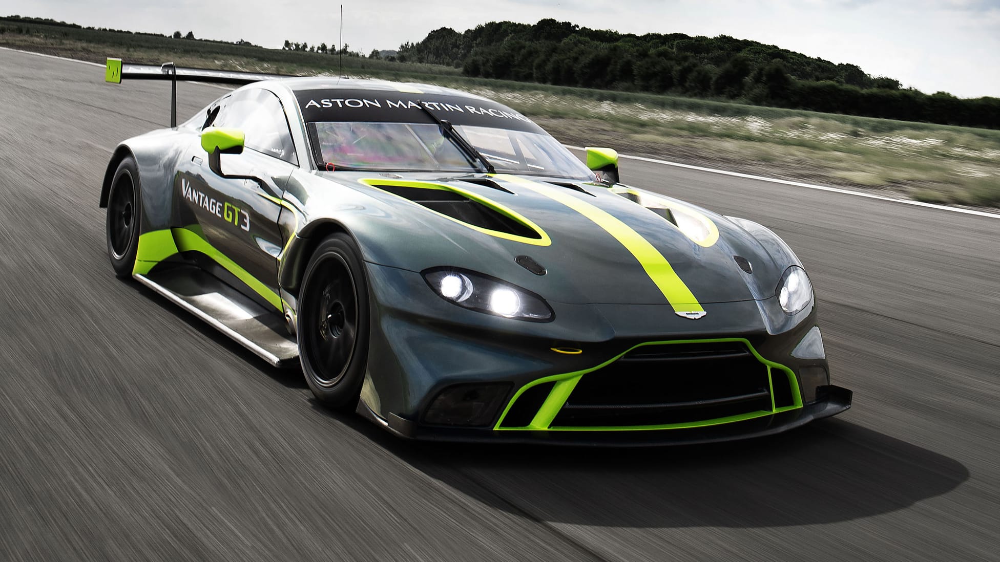 Check out the new Aston Martin Vantage GT3 and GT4 race cars | Top Gear