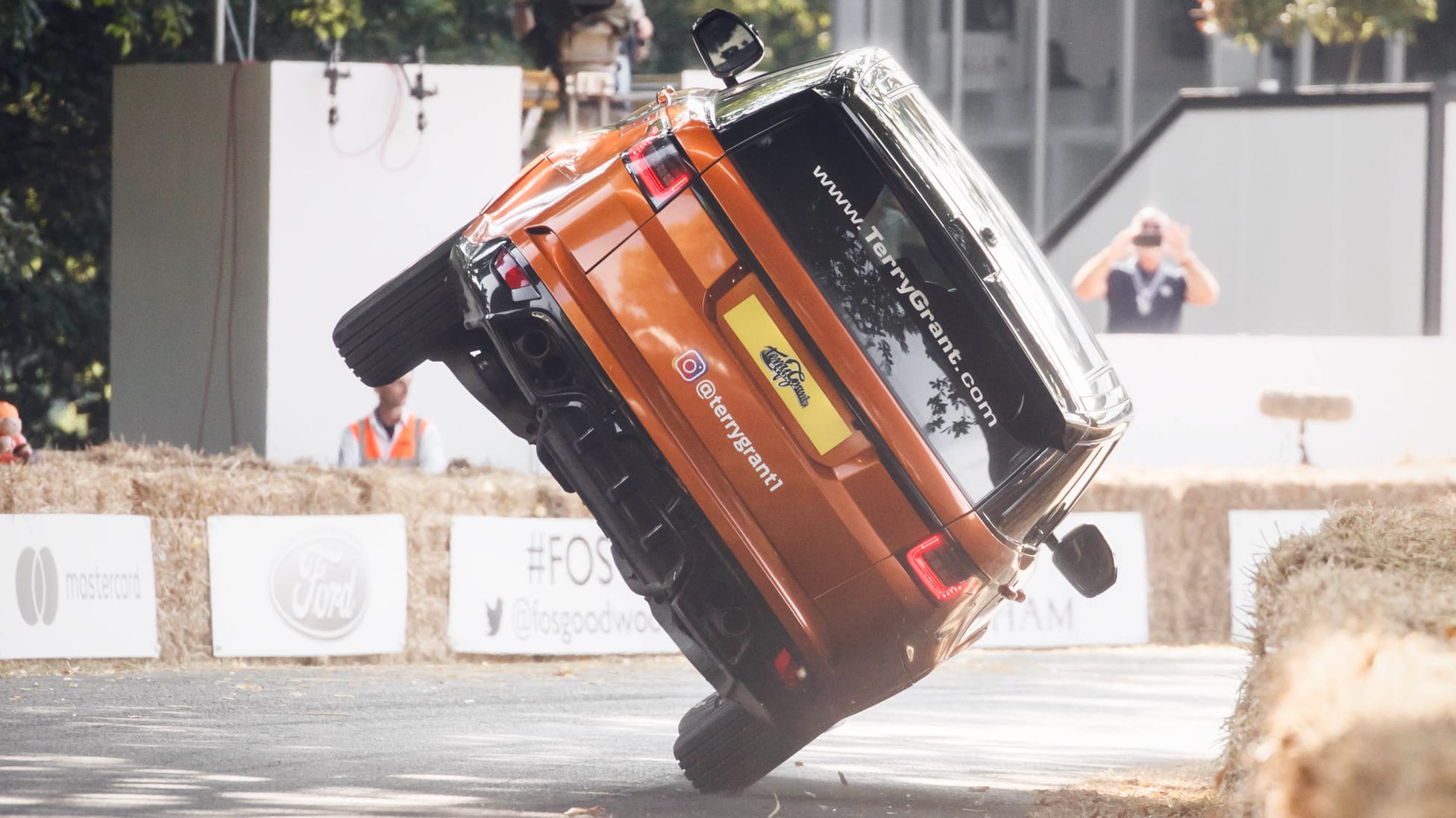 This is what it's like driving on two wheels in a Range Rover | Top Gear