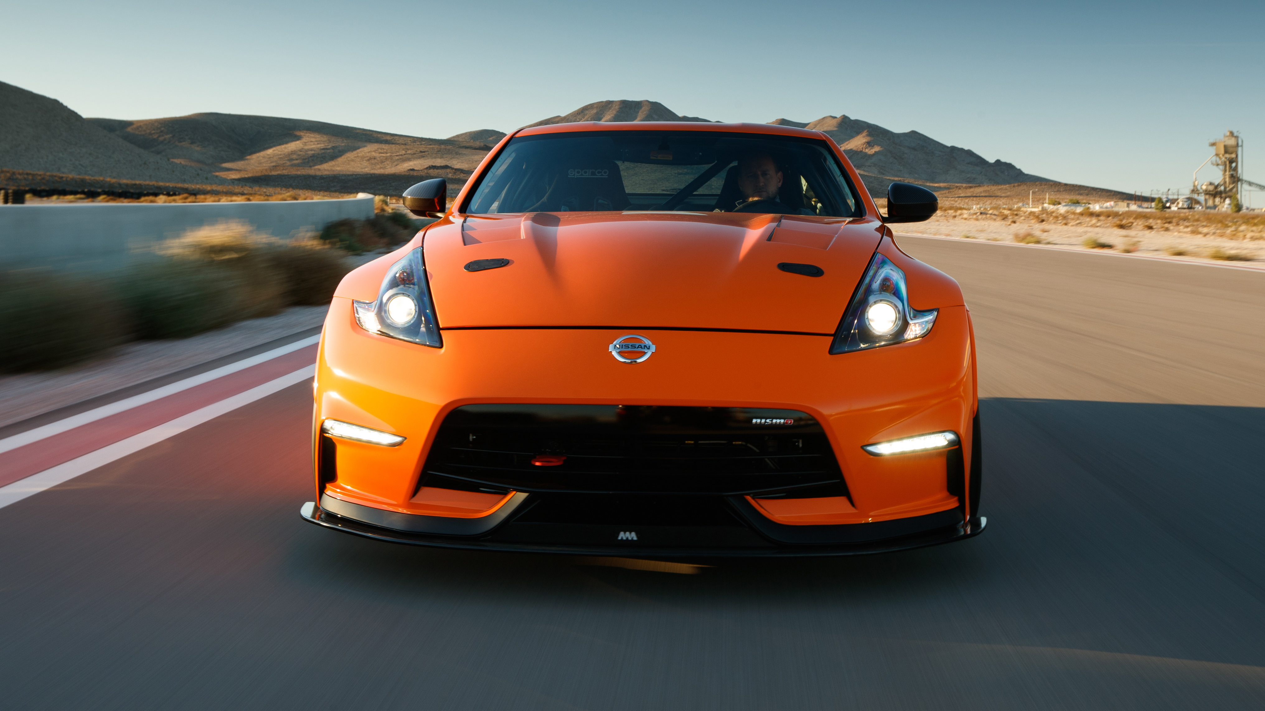 Nissan 370z Coupe Orange