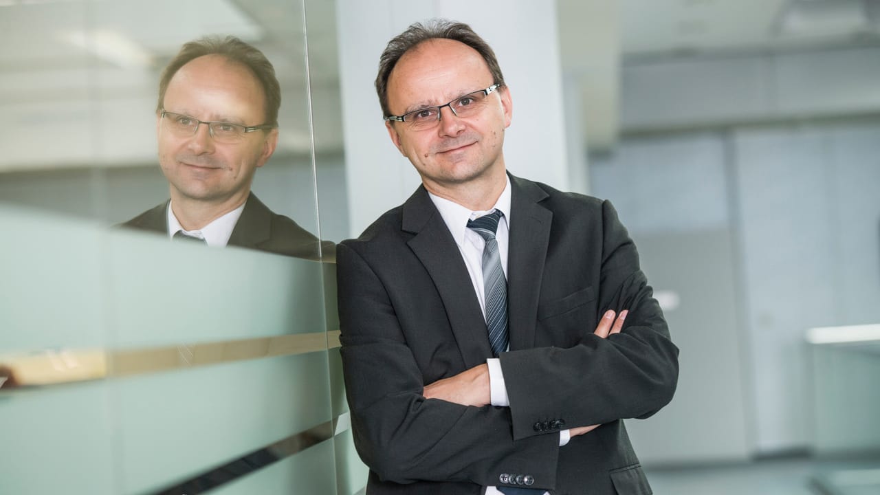 Toyota reckons hybrids are better than full electric cars | Top Gear