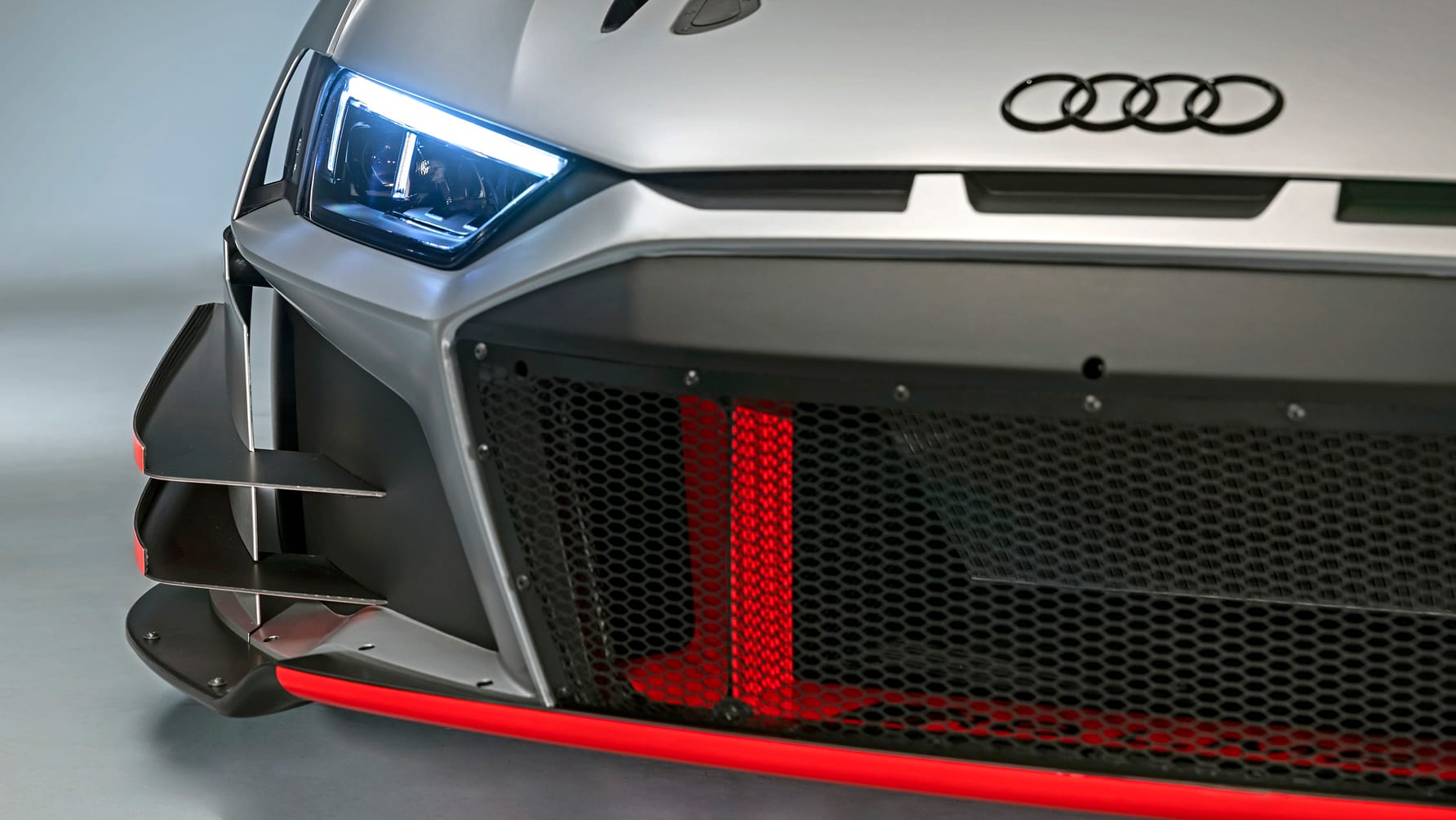 Oof! It's the Audi R8 GT3 Evo racecar | Top Gear