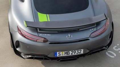 Hardcore GT R Pro tops new Mercedes-AMG GT range | Top Gear