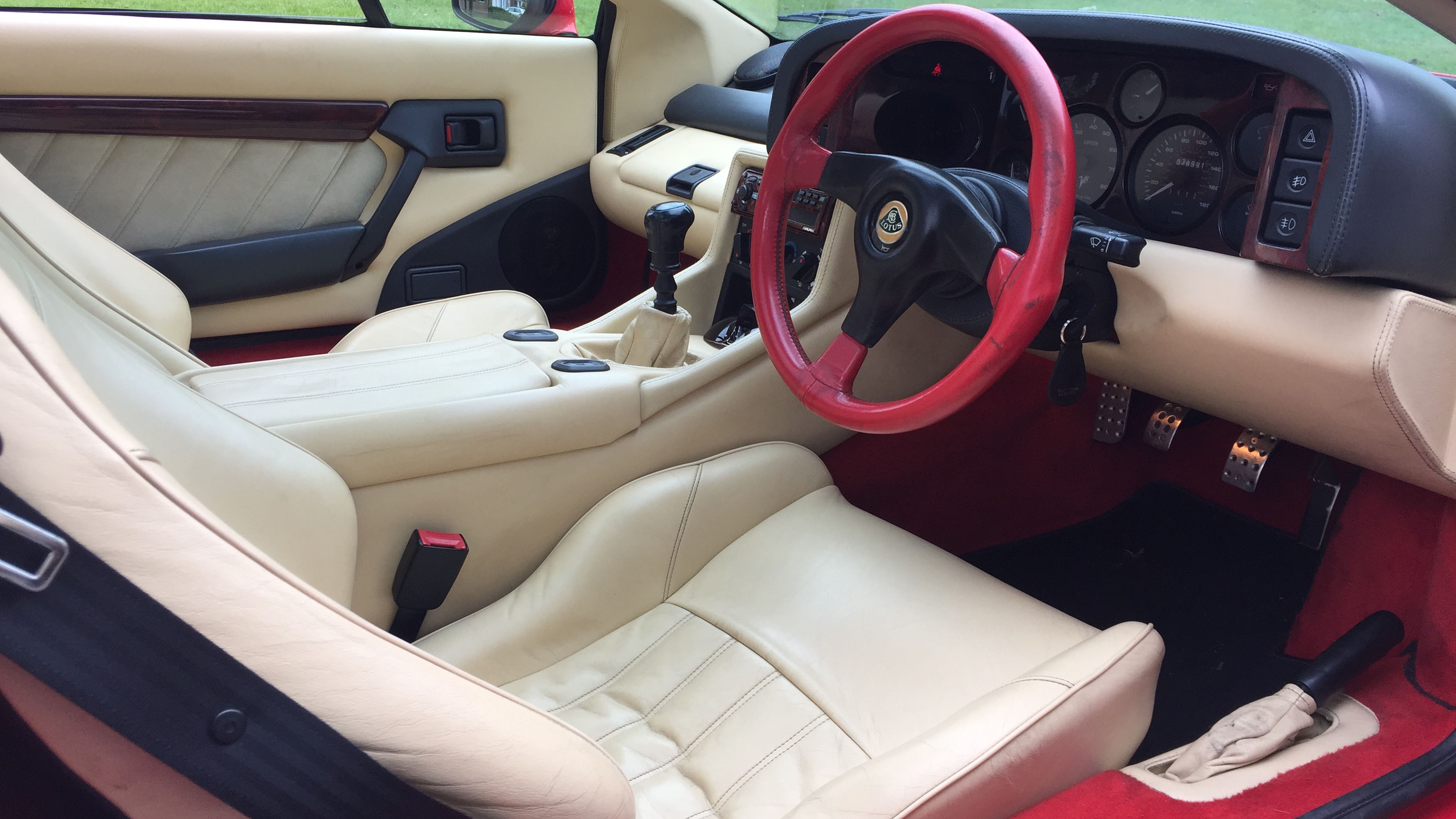 Interior Lotus Esprit V8