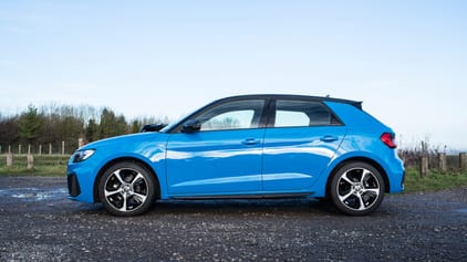 Twin test: Audi A1 vs Mini Cooper | Top Gear