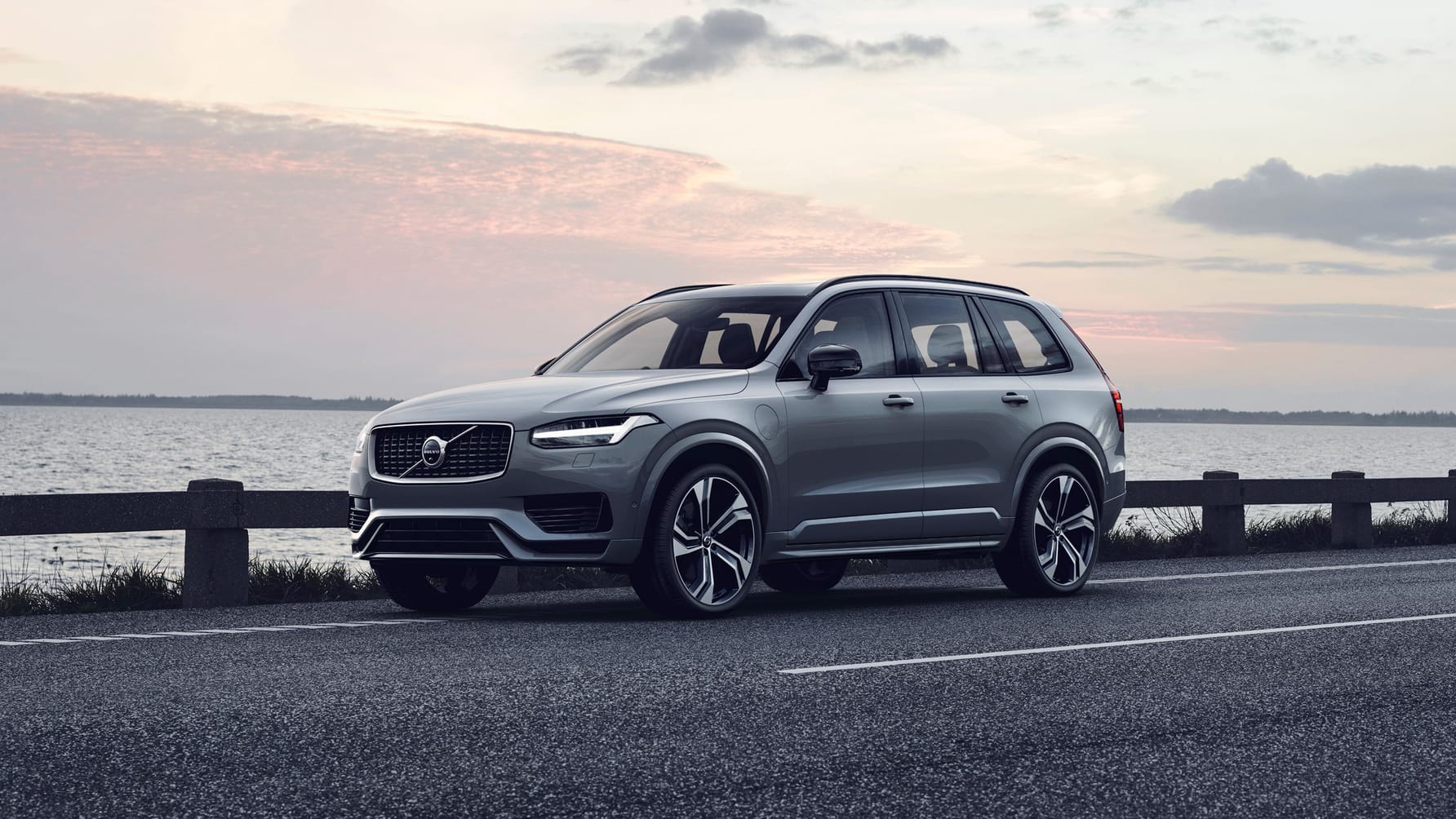 The Volvo XC90 now comes with actual KERS | Top Gear