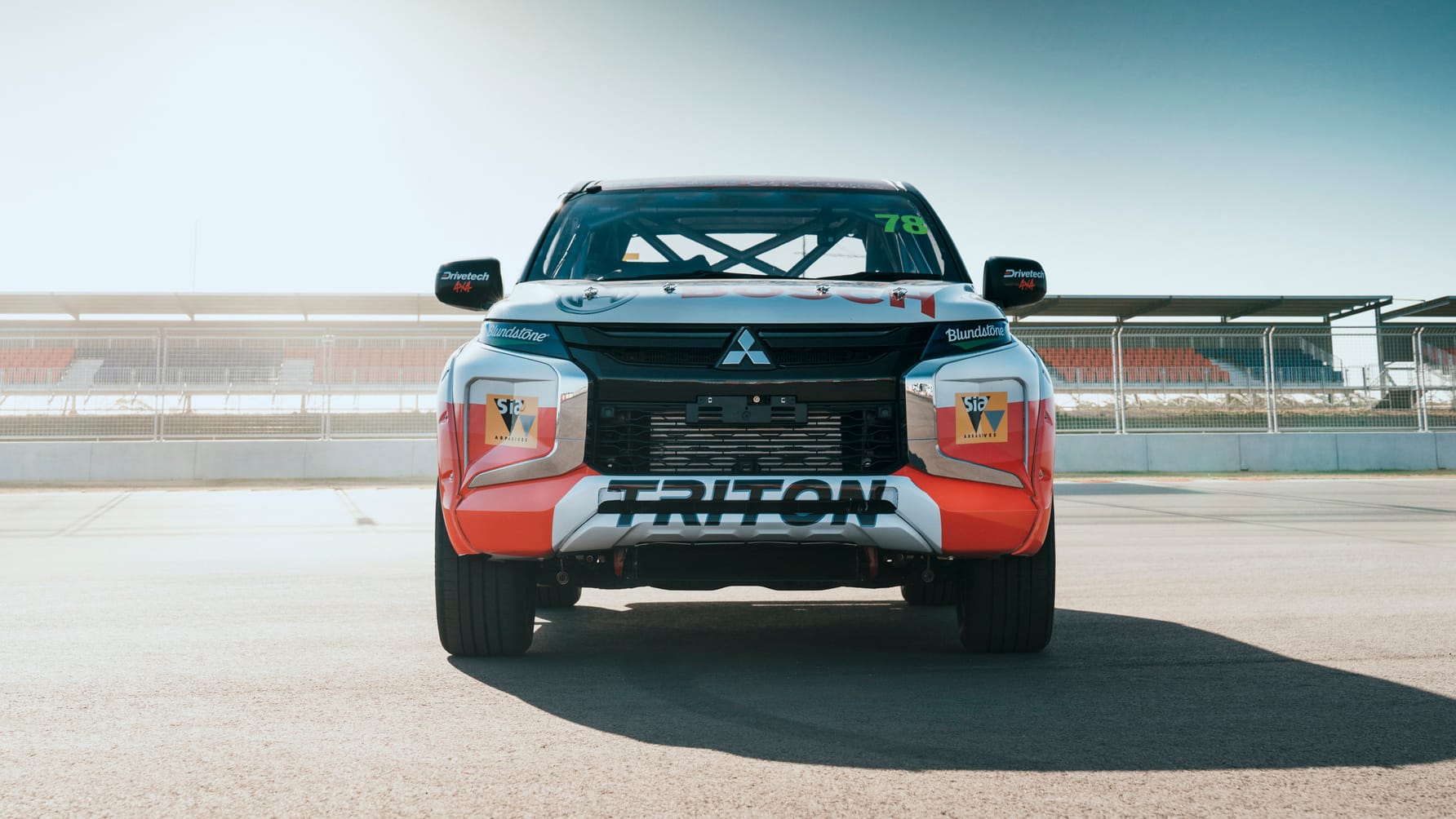 Watch this race-prepped Mitsubishi pick-up drift | Top Gear