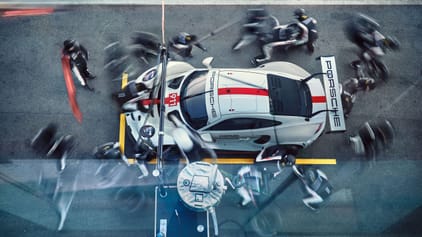 The new mid-engined, 510bhp Porsche 911 RSR has arrived | Top Gear
