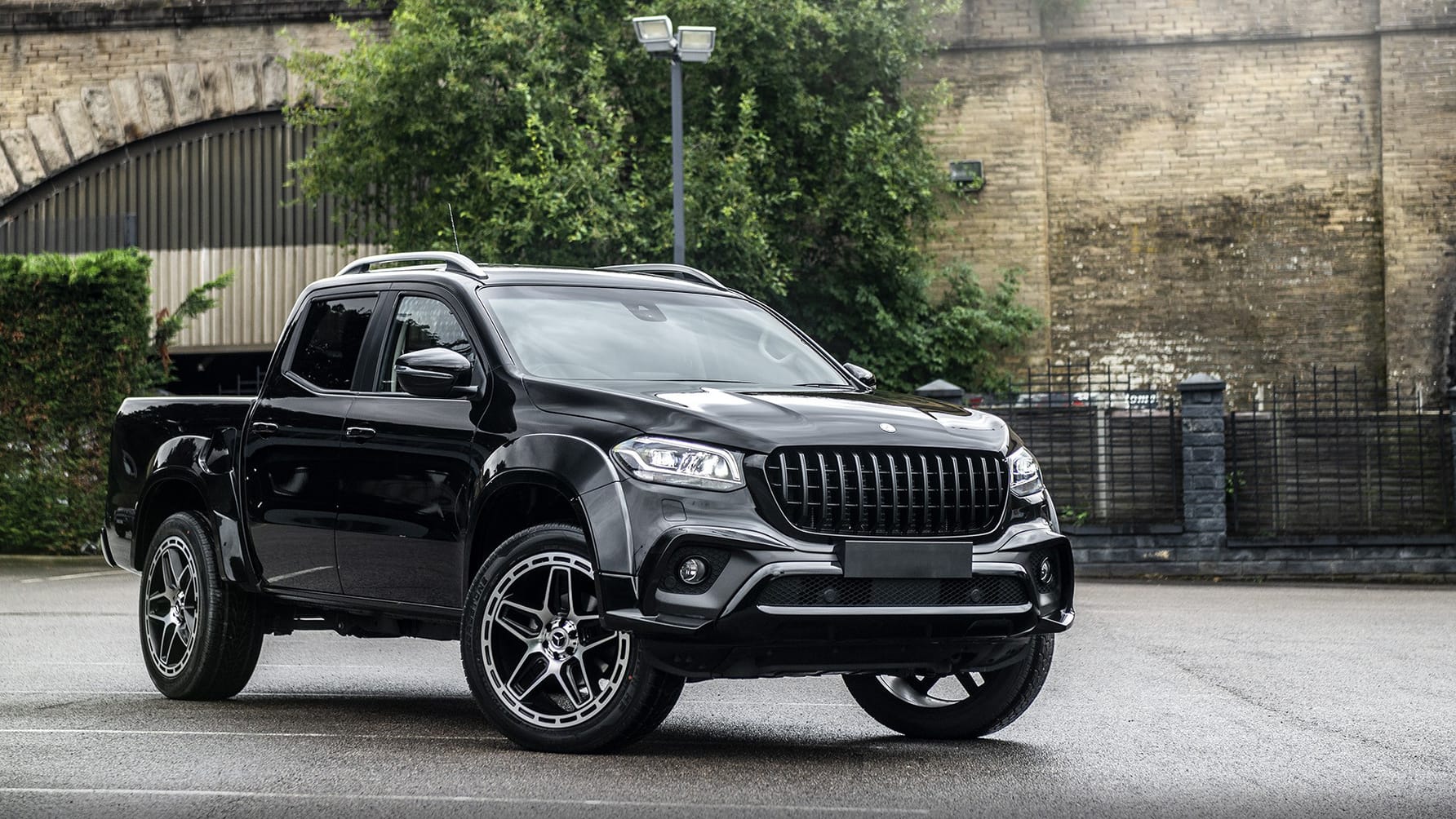 The Kahn Design X-Class is um… interesting | Top Gear
