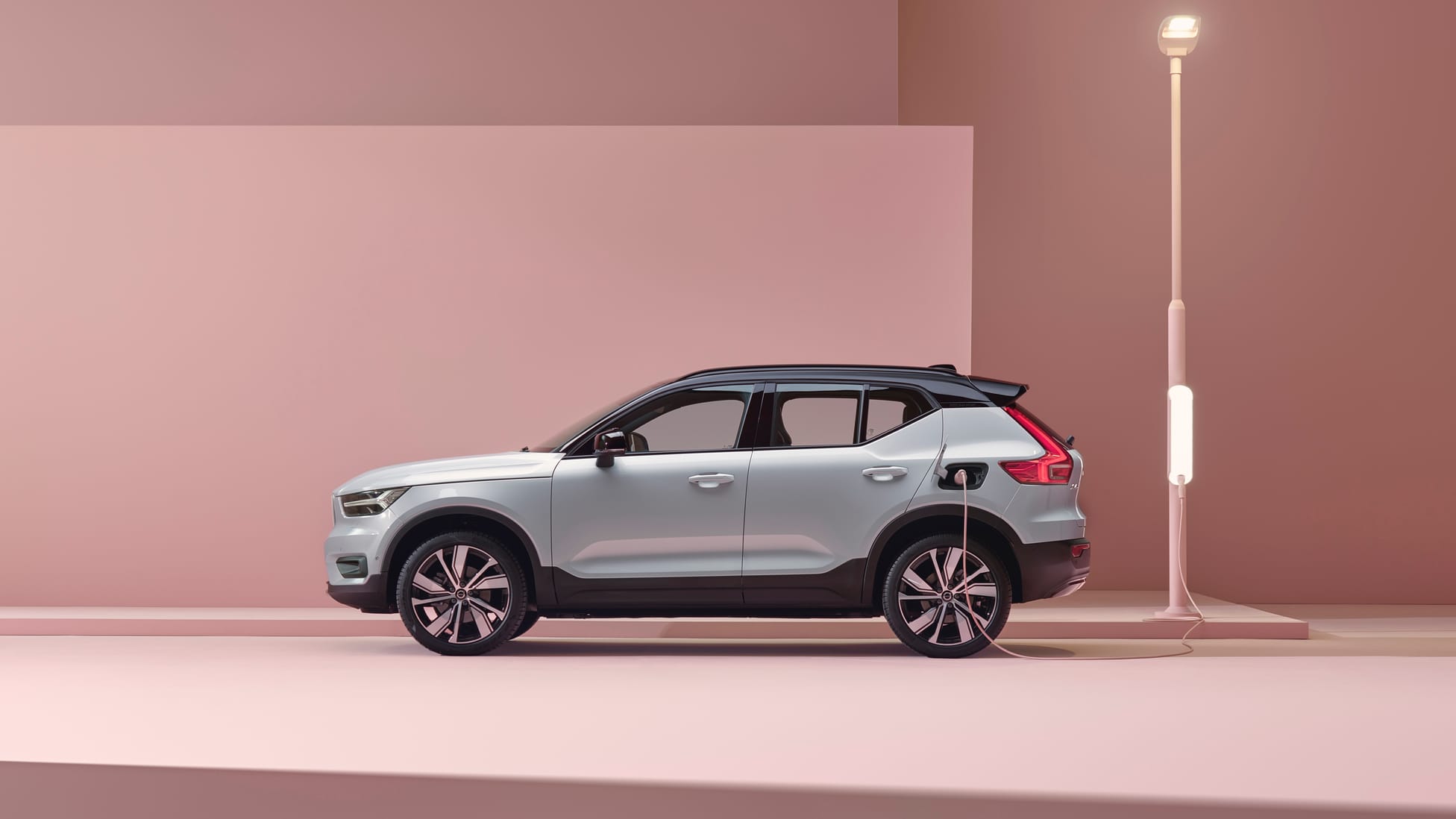 The brand-new, all-electric Volvo XC40 has 408bhp | Top Gear