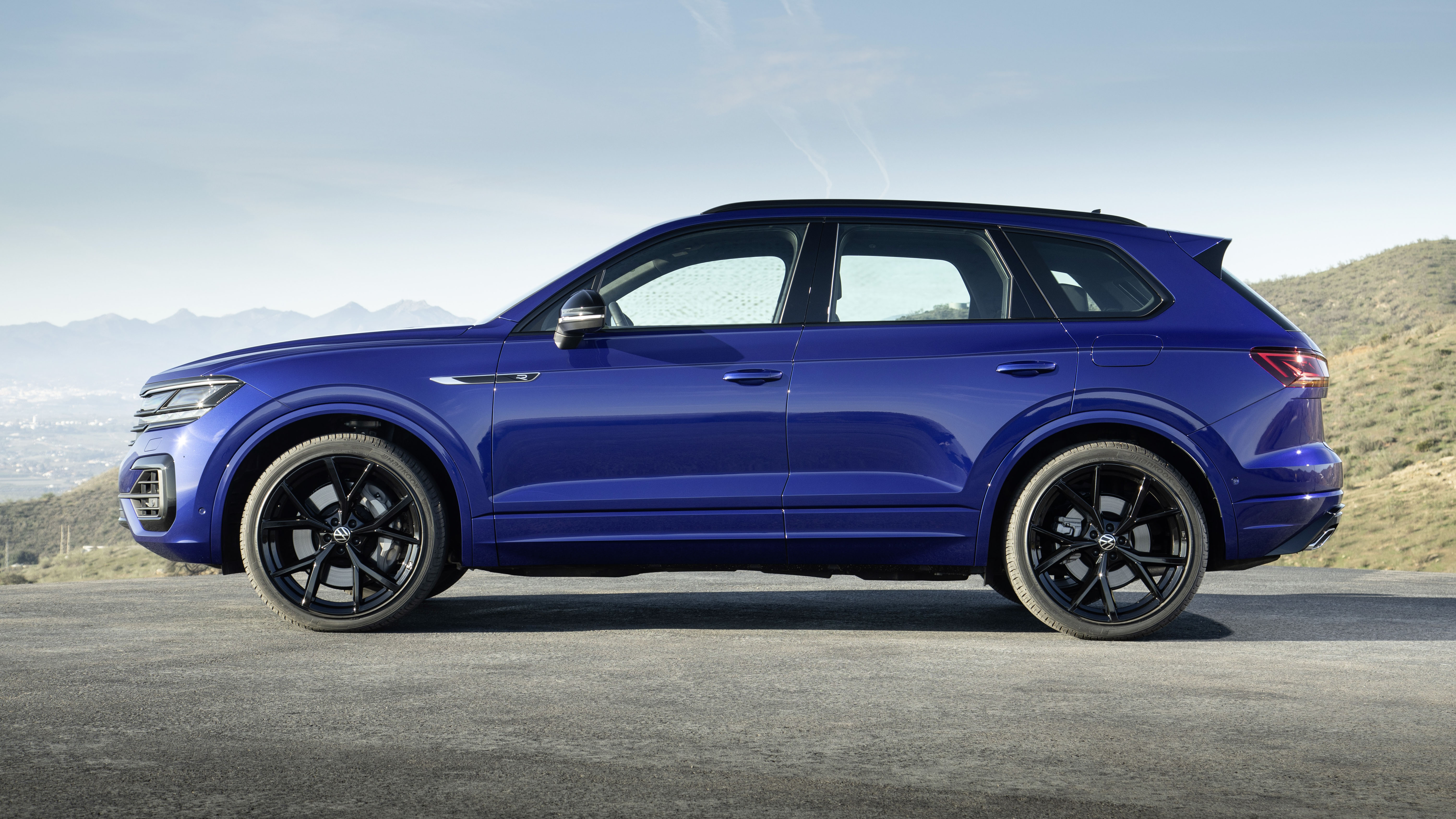 Vw Touareg 2022 Blue