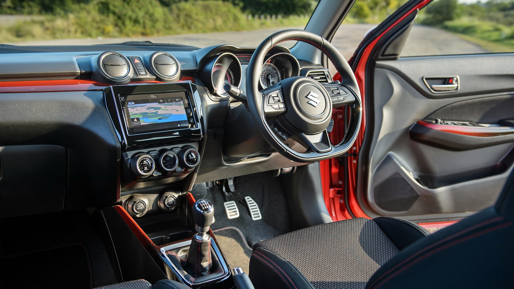 Suzuki Swift (2017-2023) Interior Layout & Technology | Top Gear