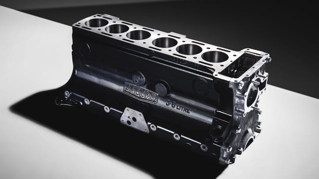 Jaguar will sell you a BRAND-NEW 3.8-litre E-Type engine | Top Gear
