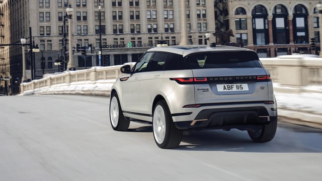 This is the newly facelifted Range Rover Evoque | Top Gear