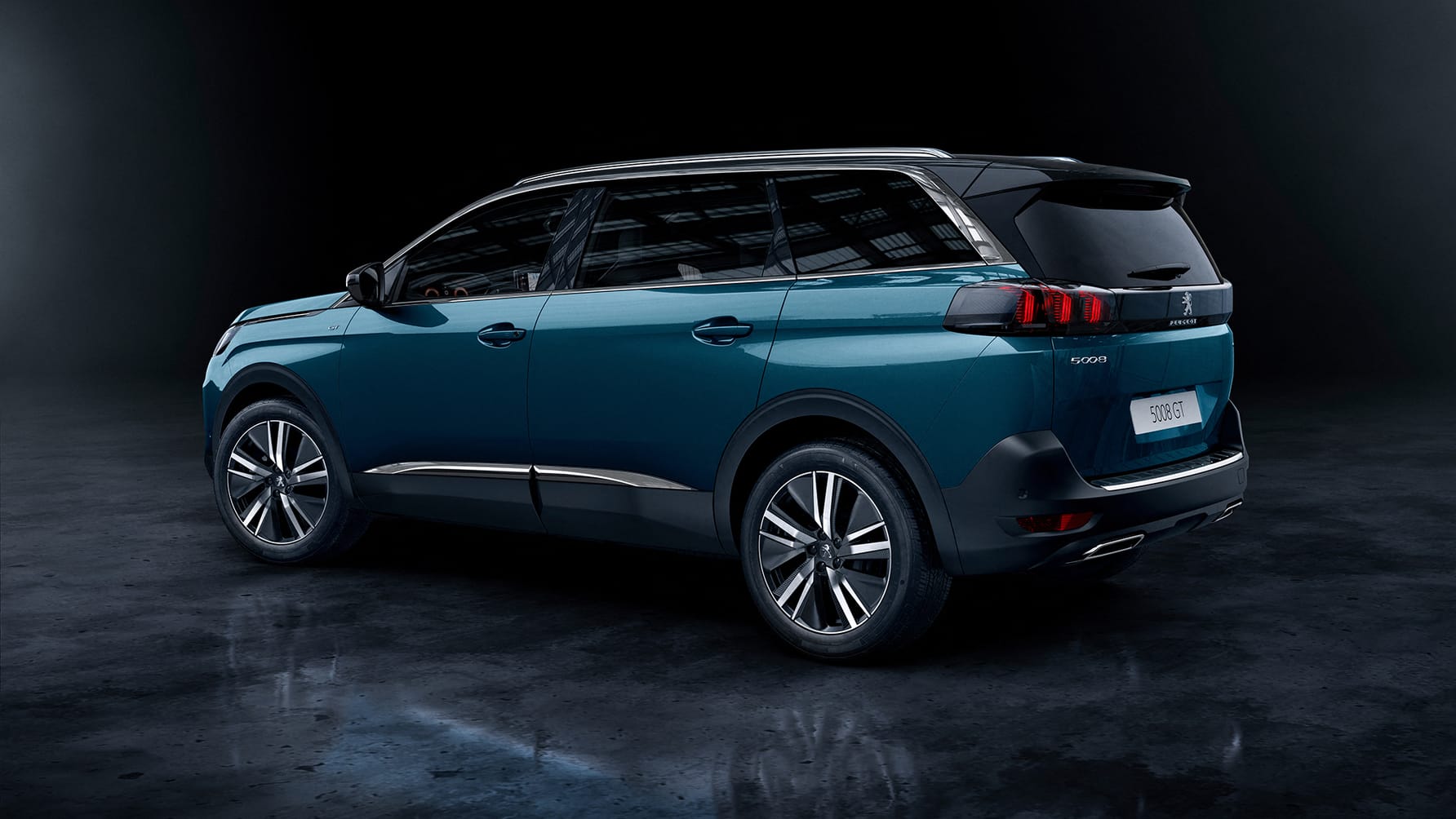 The new Peugeot 5008 keeps the people carrier alive | Top Gear