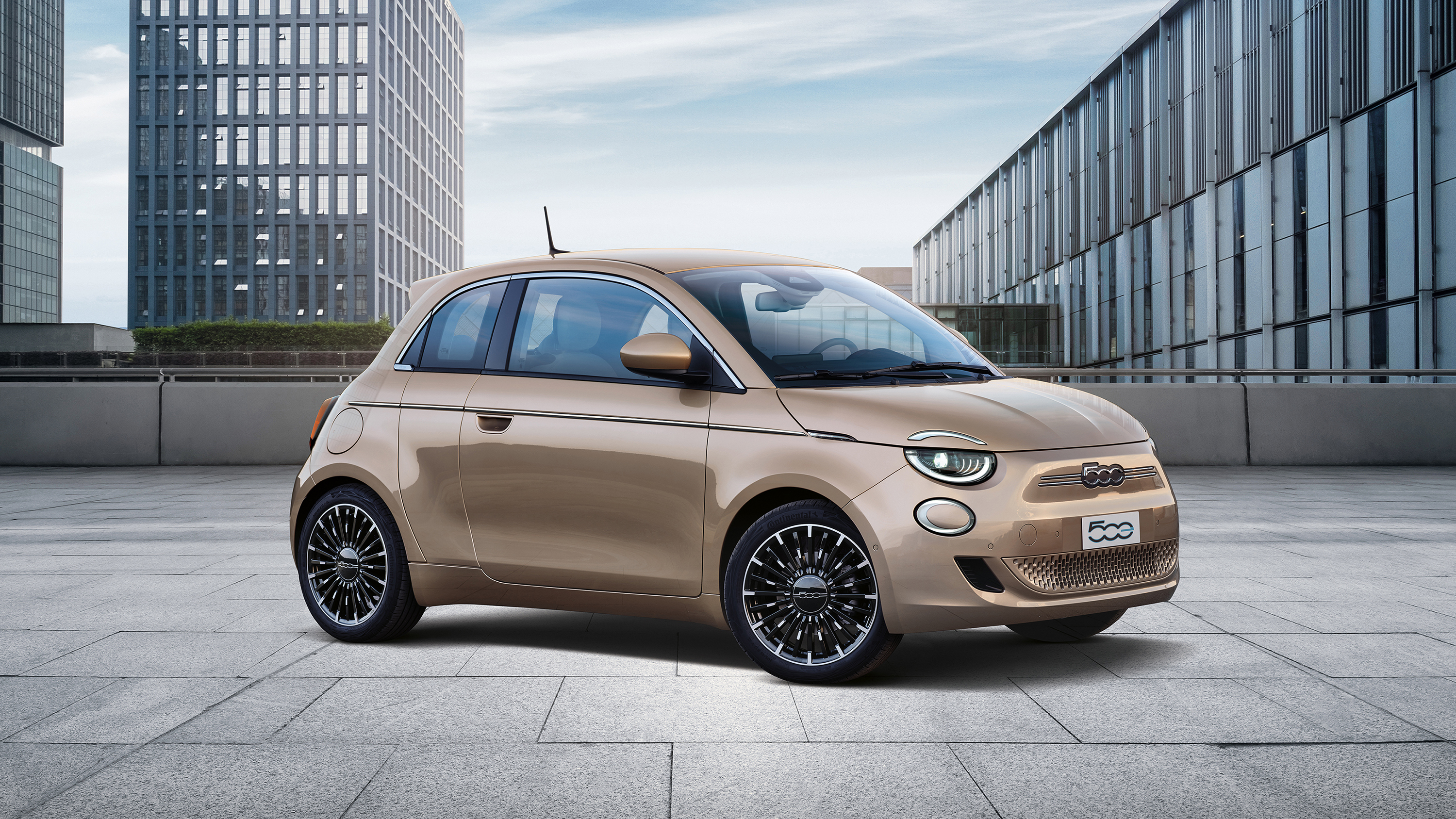 Check out Fiat s new weirdly doored 500 3 1 Top Gear
