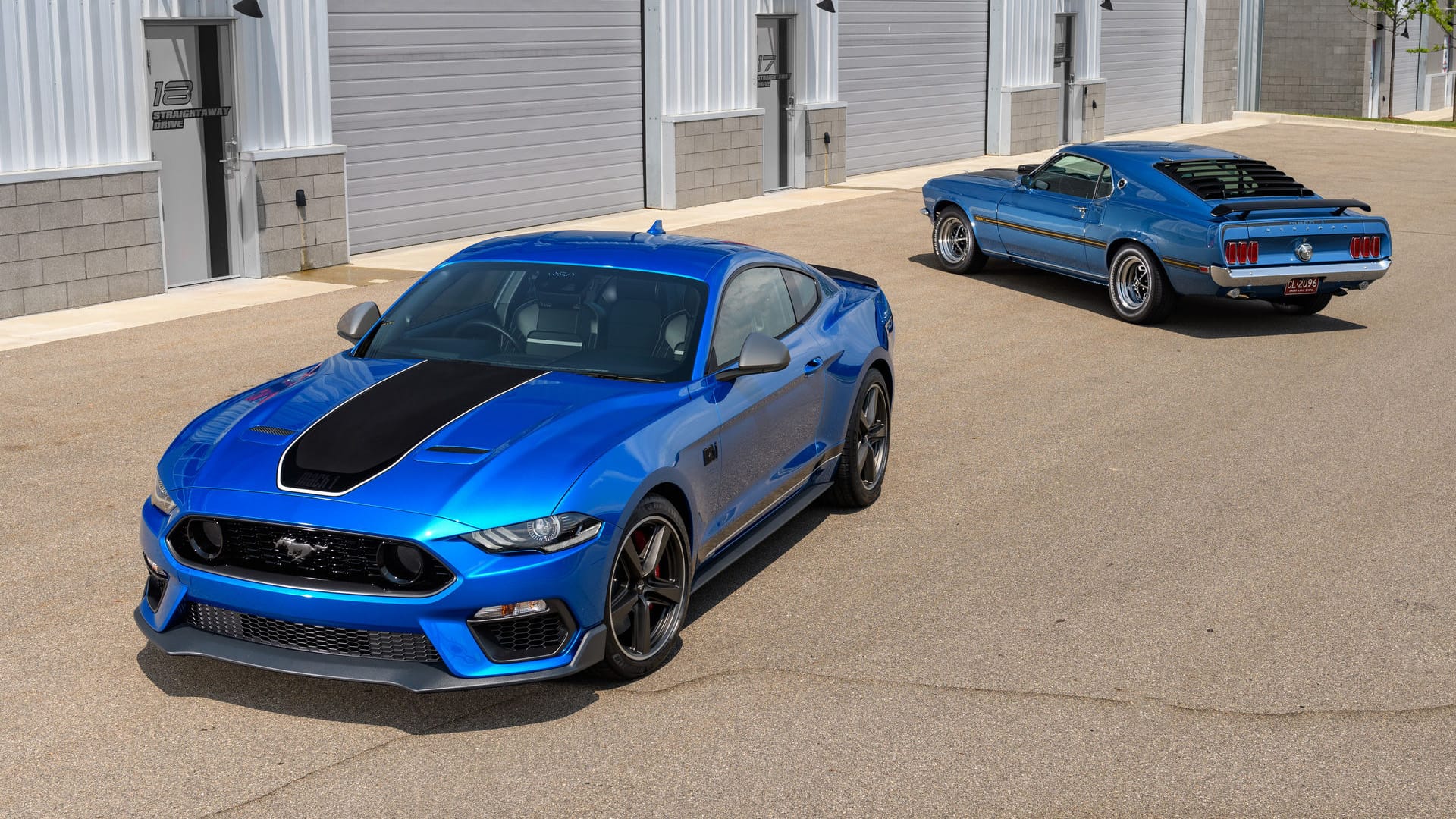 Hurrah! This is a right-hand-drive Mustang Mach 1 | Top Gear