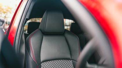 Toyota Yaris vs Honda Jazz Crosstar: hybrid supermini test | Top Gear