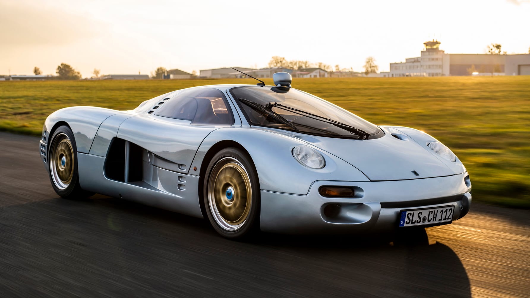 You can now own the world’s only Isdera Commendatore 112i | Top Gear
