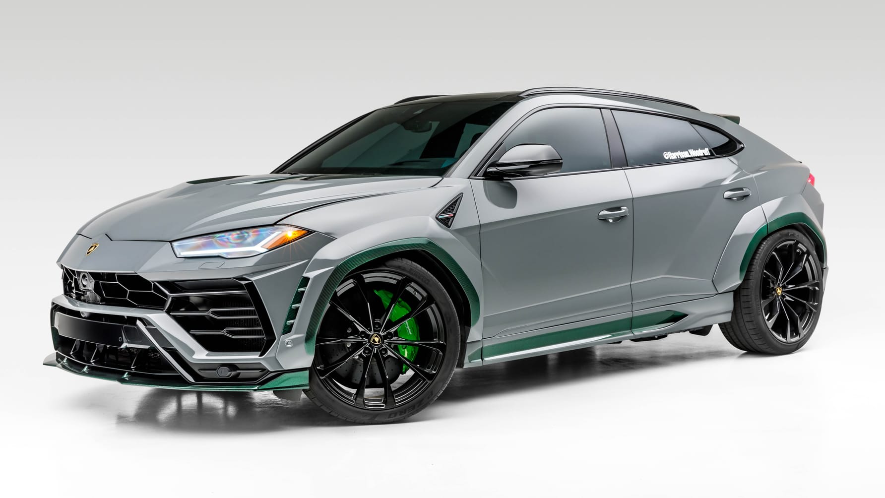 What do you make of this green carbon-clad Urus? | Top Gear