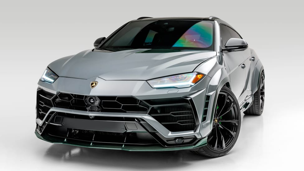 What do you make of this green carbon-clad Urus? | Top Gear