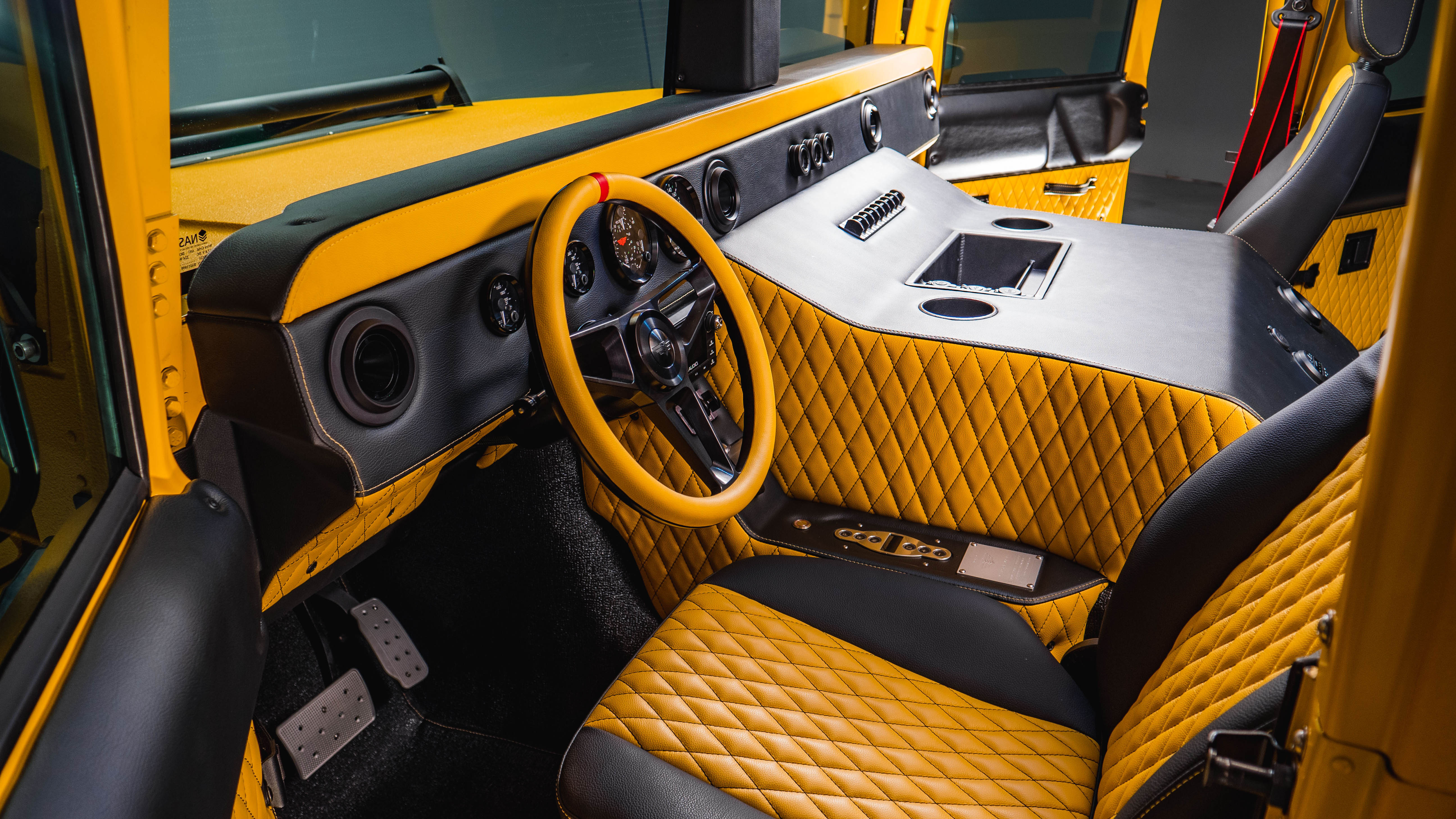 Hummer Interior H1 | Cabinets Matttroy