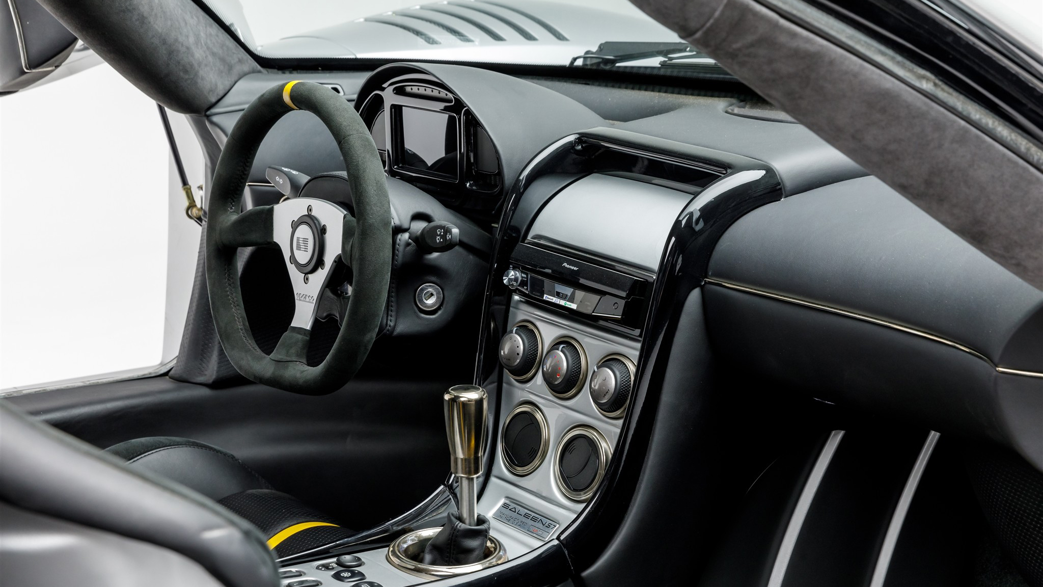 Saleen S7 Twin Turbo Interior