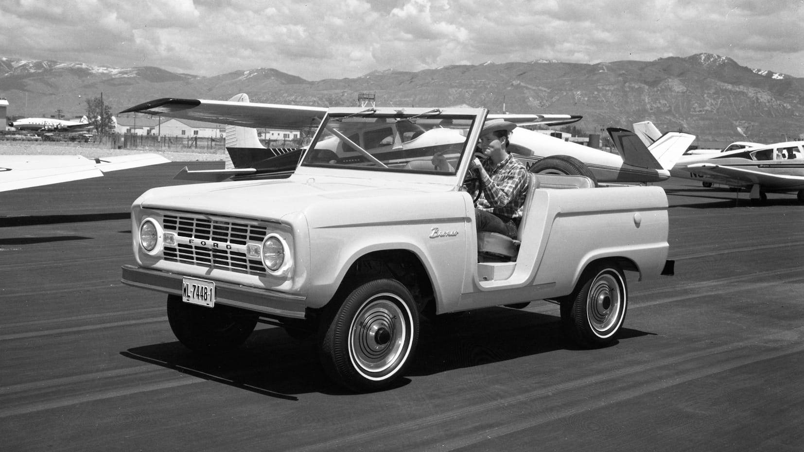 Here’s every generation of Ford Bronco | Top Gear