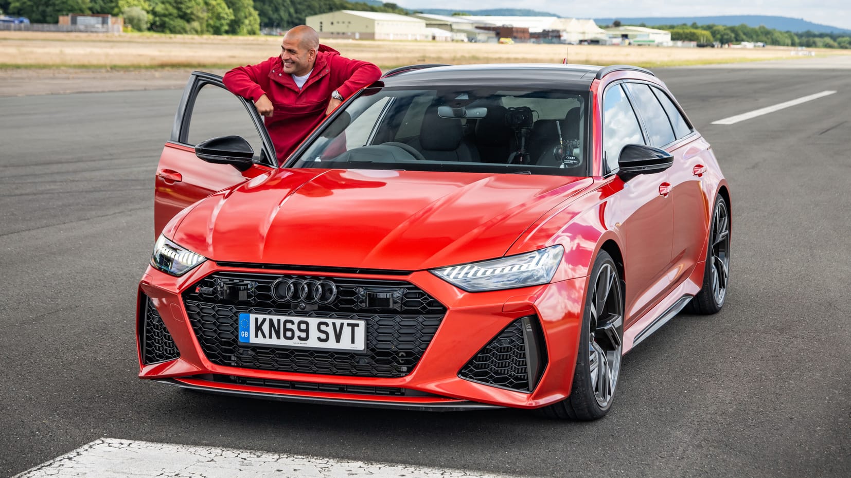 Top Gear TV s29, ep3: Audi RS6 vs Lamborghini Urus | Top Gear